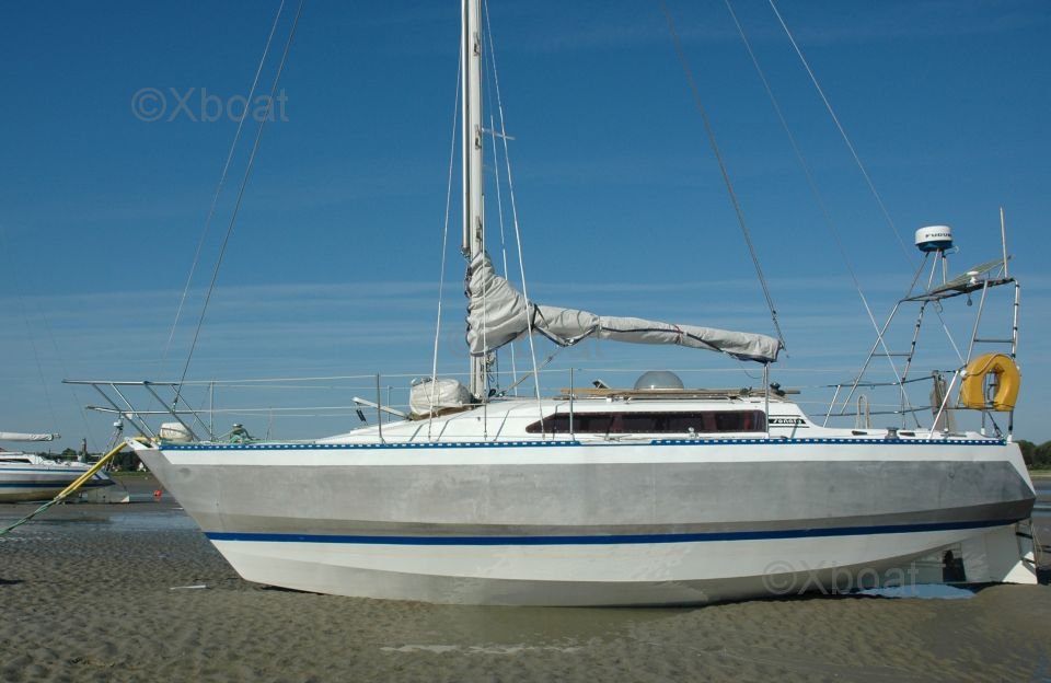 Sailboat of shipyard Alubat, Model OVNI 28 from 1979, France Med Toulon ...